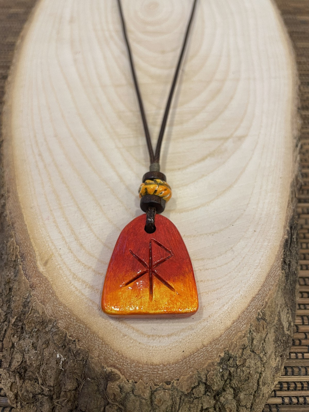 Bohem Viking Aşk Simgeli Seramik Kolye – Boho Yaşam