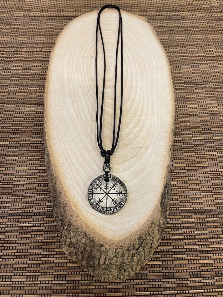 Bohem Seramik Viking Pusula Kolye – Boho Yaşam